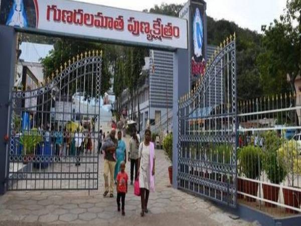 ఉత్స‌వాల‌కు ముస్తాబ‌యిన గుణ‌ద‌ల మేరీ మాత చ‌ర్చి! | Gunadala Mary Mata ...