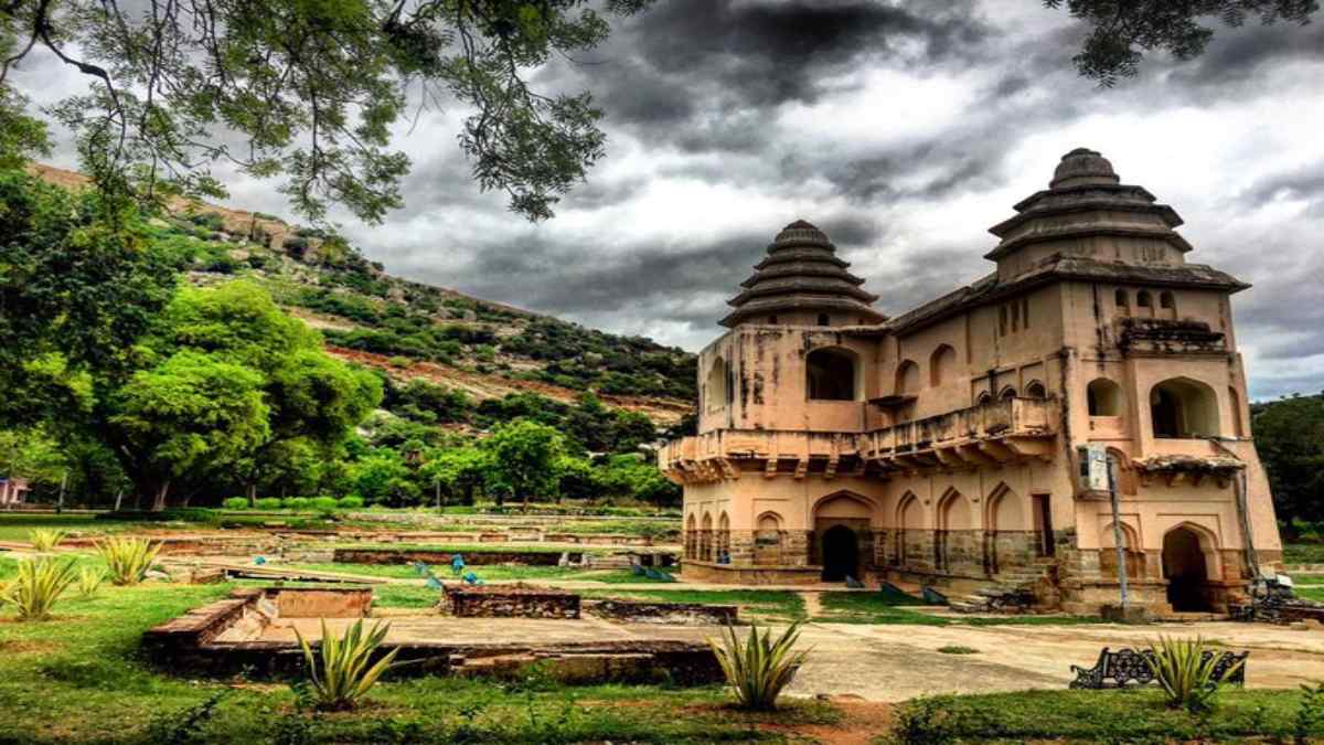ఆంధ్రప్రదేశ్‌లోని ఈ చారిత్రాత్మక కోటల గతాన్ని ఒక్కసారి చూడండి | A look ...